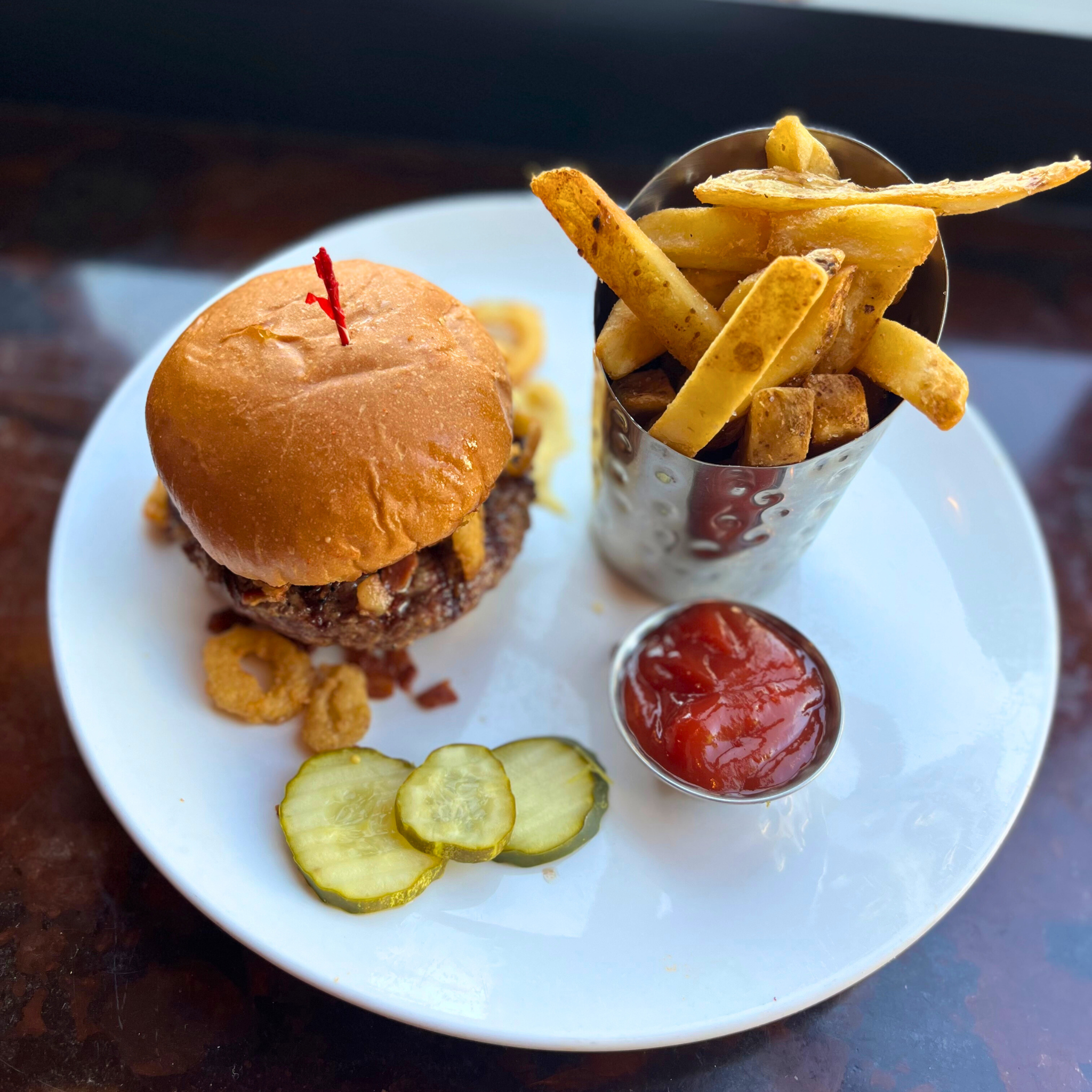 Brewmaster's Burger – AuburnAlehouse